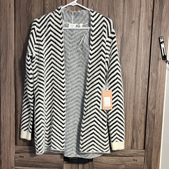 Cyrus | Sweaters | Chevron Patterned Black And White Sweater | Poshmark